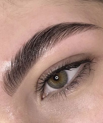 Eyebrow straightening or lamination - Estètic Simonet